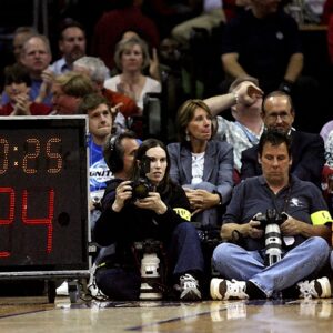 What is a Blocking Foul in Basketball? - Gaimday