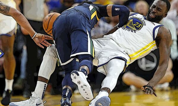 What is a Blocking Foul in Basketball? - Gaimday