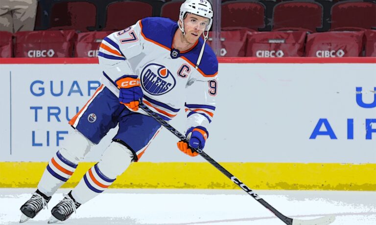 What Stick does Connor McDavid use? (CCM Brand) - Gaimday